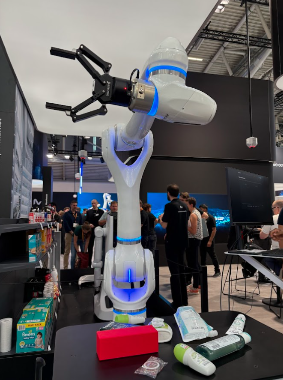 Automatica 2025: AI-driven robotics, the humanoid surge, and Robotiq in action